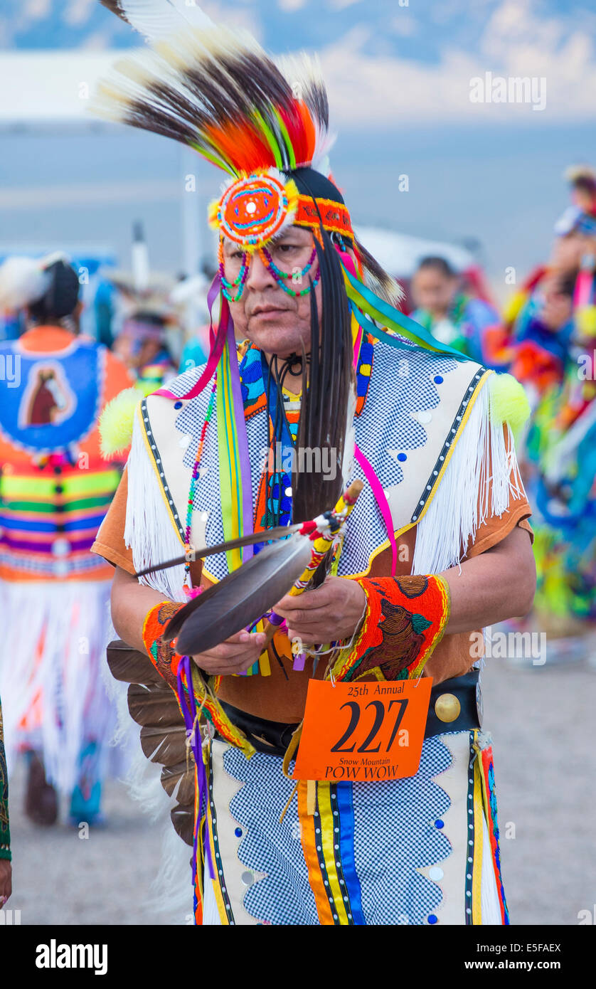 Paiute dress hi-res stock photography and images - Alamy