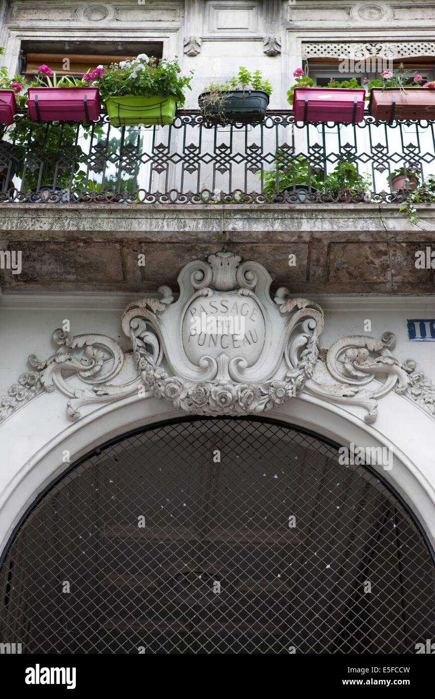 Passage du Ponceau, Paris Stock Photo - Alamy