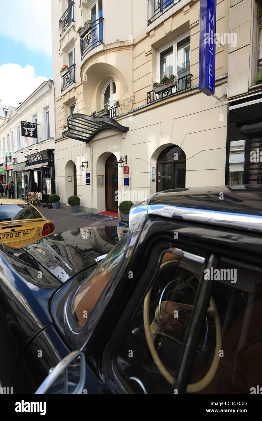 Paris rue de bretagne hi-res stock photography and images - Alamy