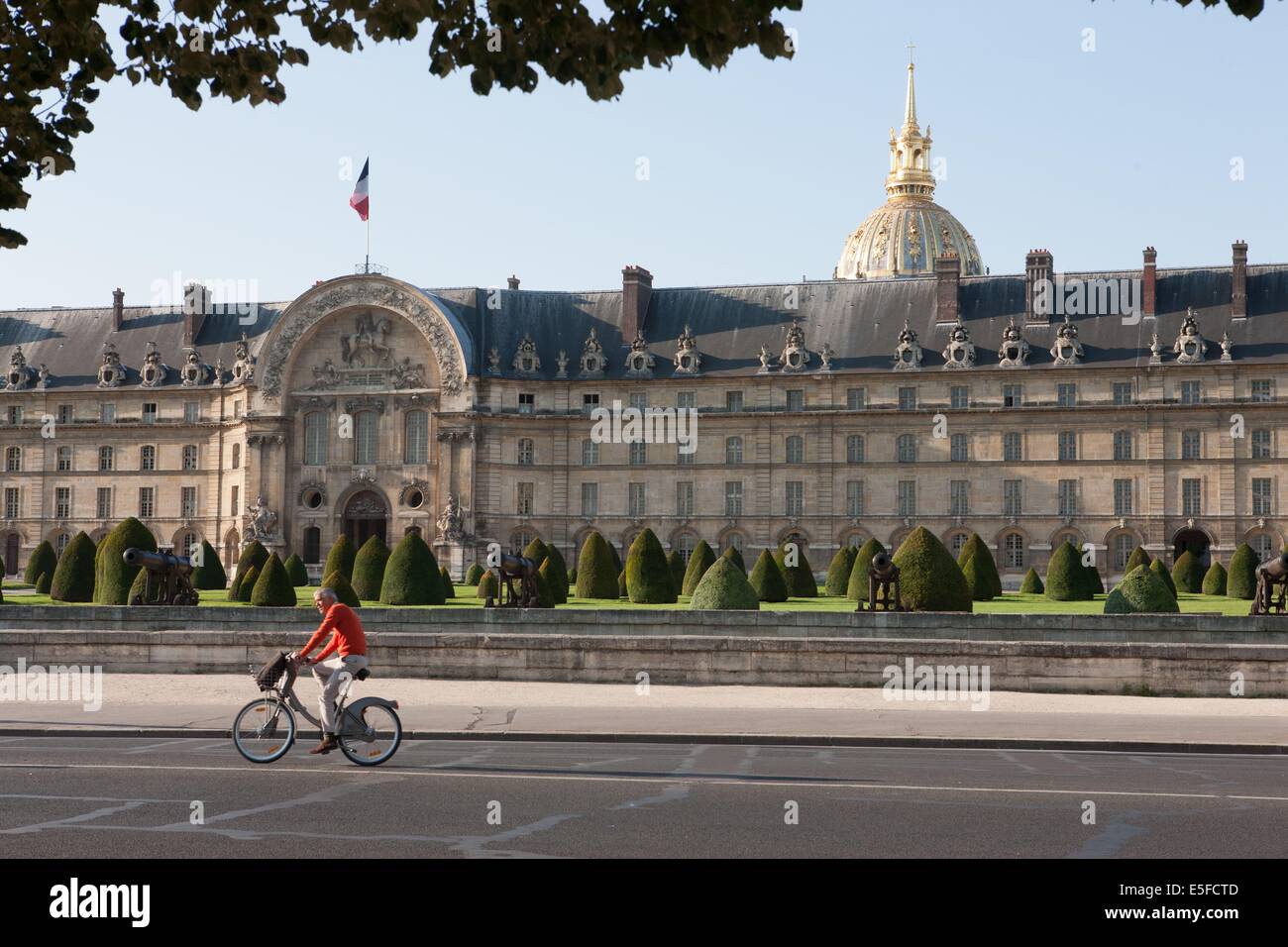 France, Region Ile de France, Paris 7e arrondissement, esplanade des ...