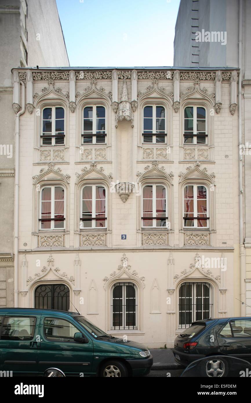 Et n9 maison neo gothique hi-res stock photography and images - Alamy