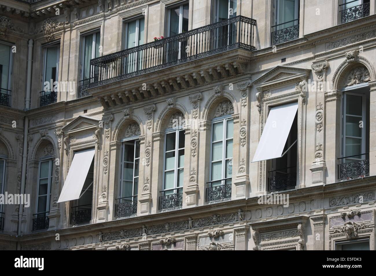 32 rue de chateaudun hi-res stock photography and images - Alamy 32 rue de chateaudun hi-res stock photography and images - Alamy