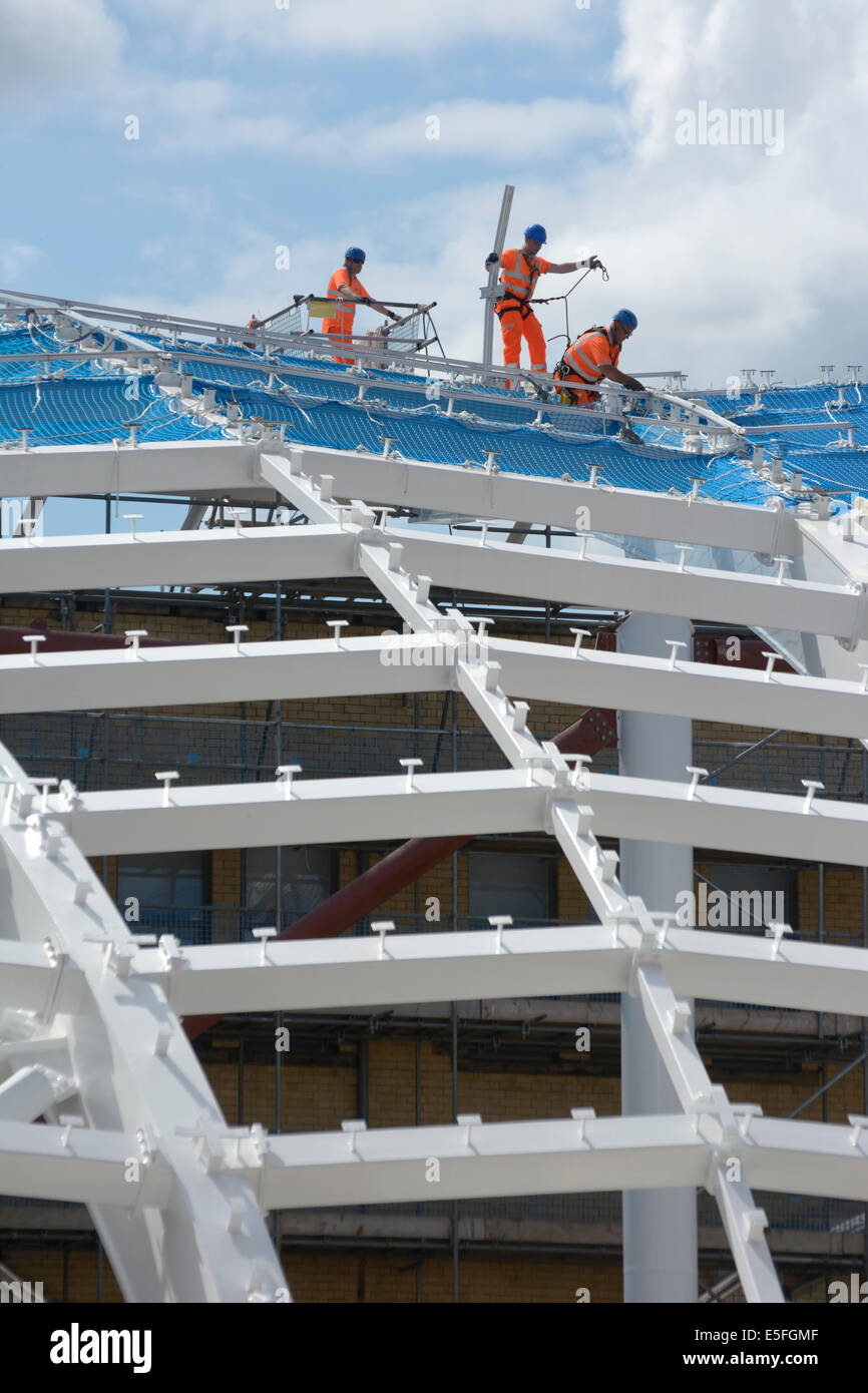 Steel skeleton construction hi-res stock photography and images - Alamy