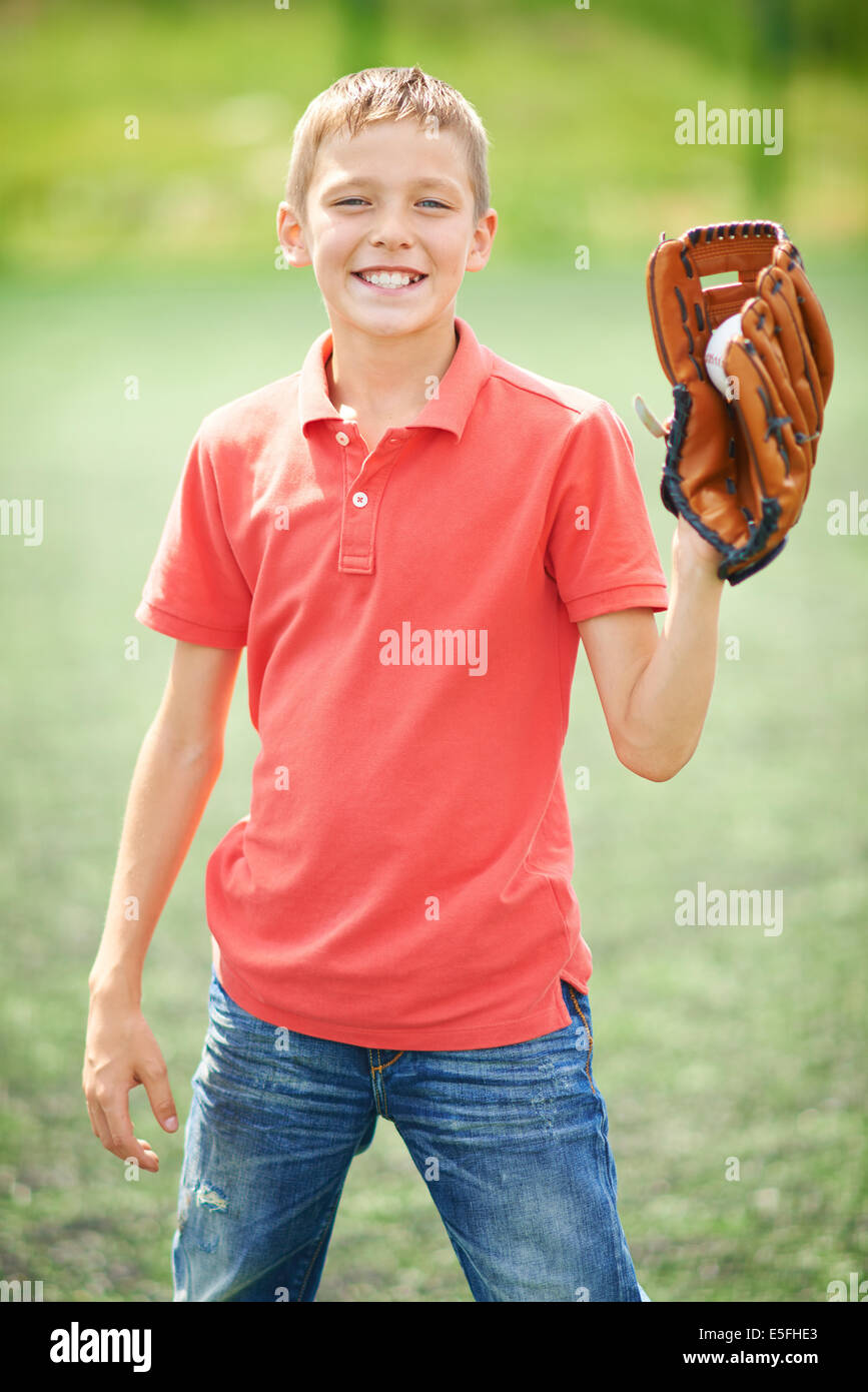 Boy catching ball baseball hi-res stock photography and images - Alamy