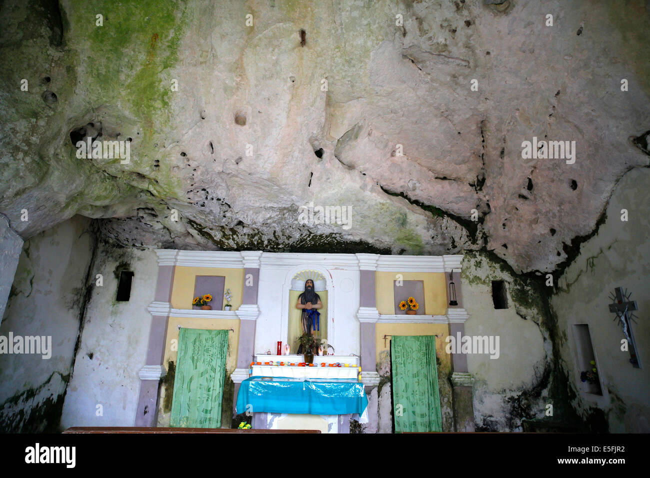 The church / cave of Eremo Di Saint Onofrio near Serramonacesca ...