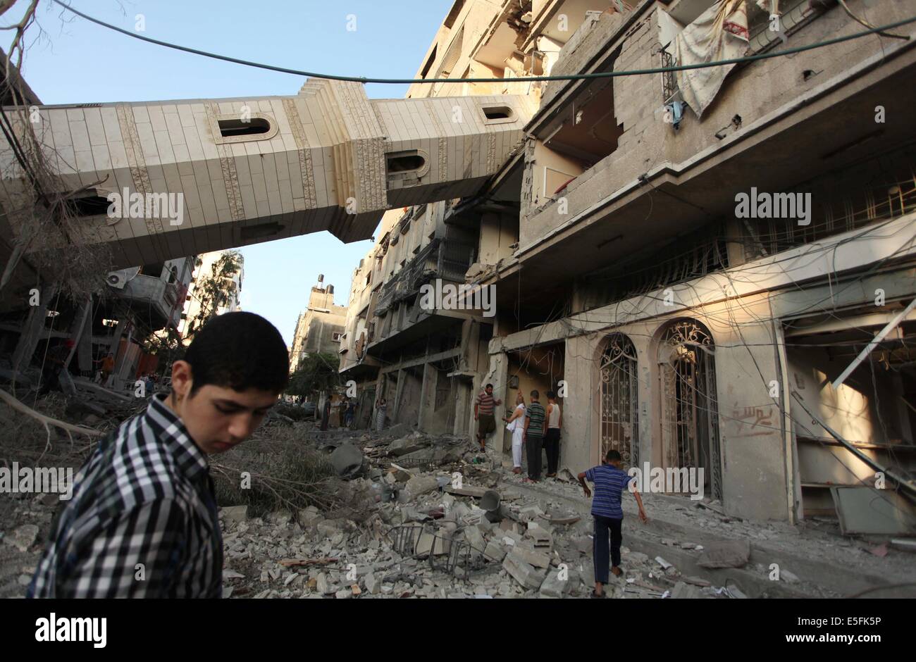 Destroyed minaret gaza hi-res stock photography and images - Alamy