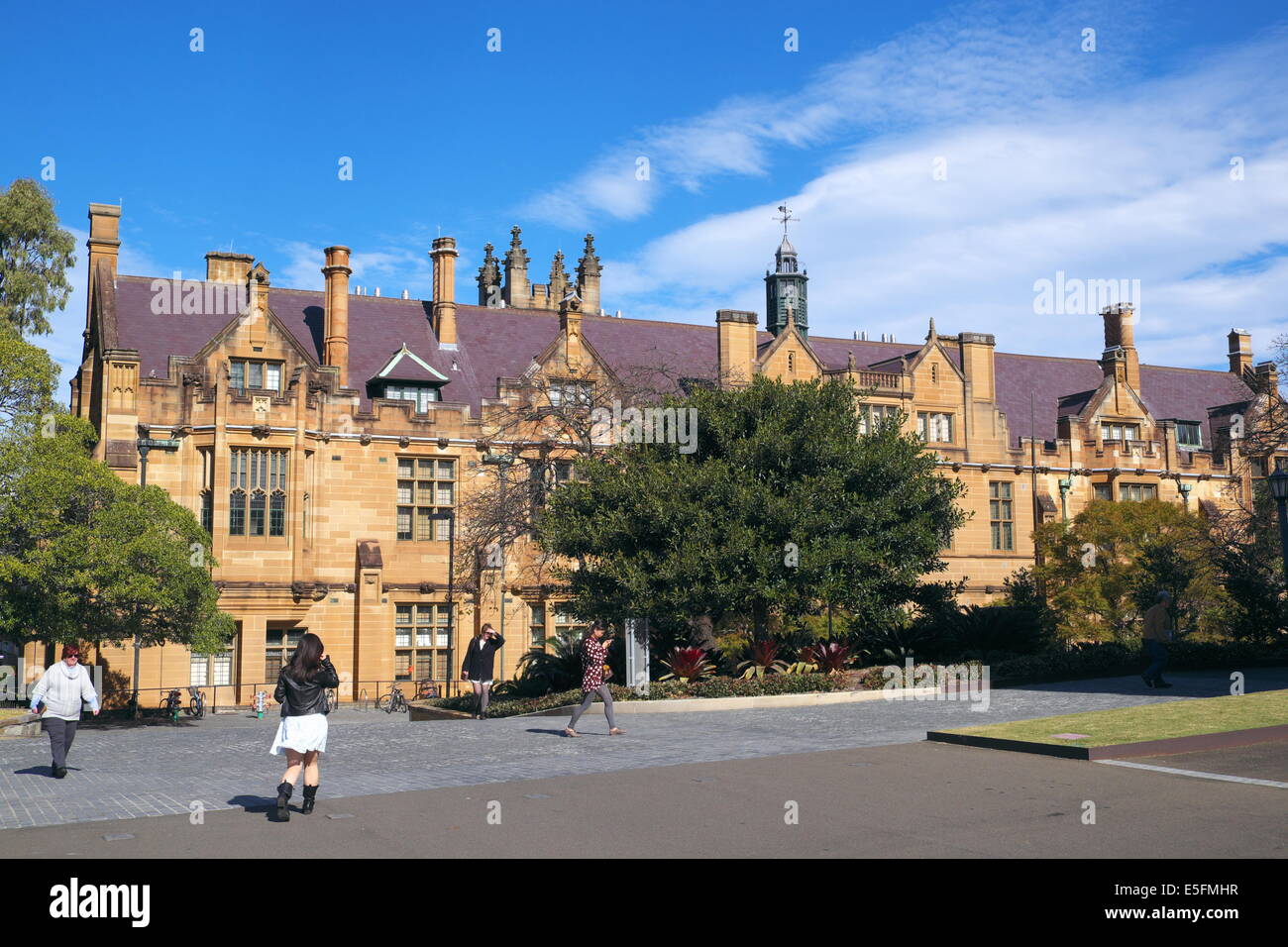 University of Sydney campus and students, public university founded in ...