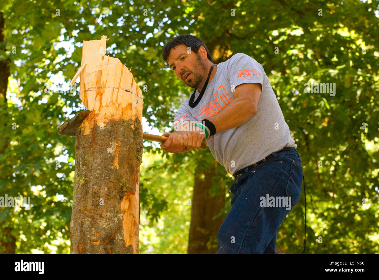 World champion logger Rob Waibel chopping, Linn County Loggers ...