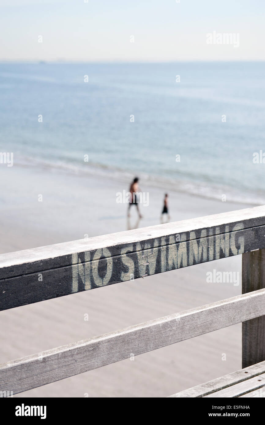 No swimming no paddling sign hi-res stock photography and images - Alamy