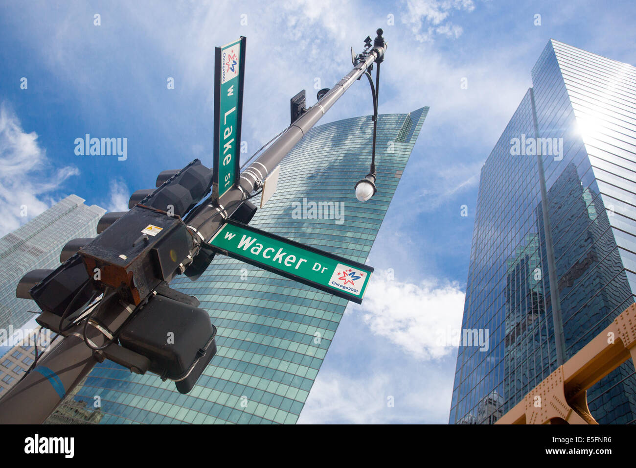 Chicago west wacker building hi-res stock photography and images - Alamy