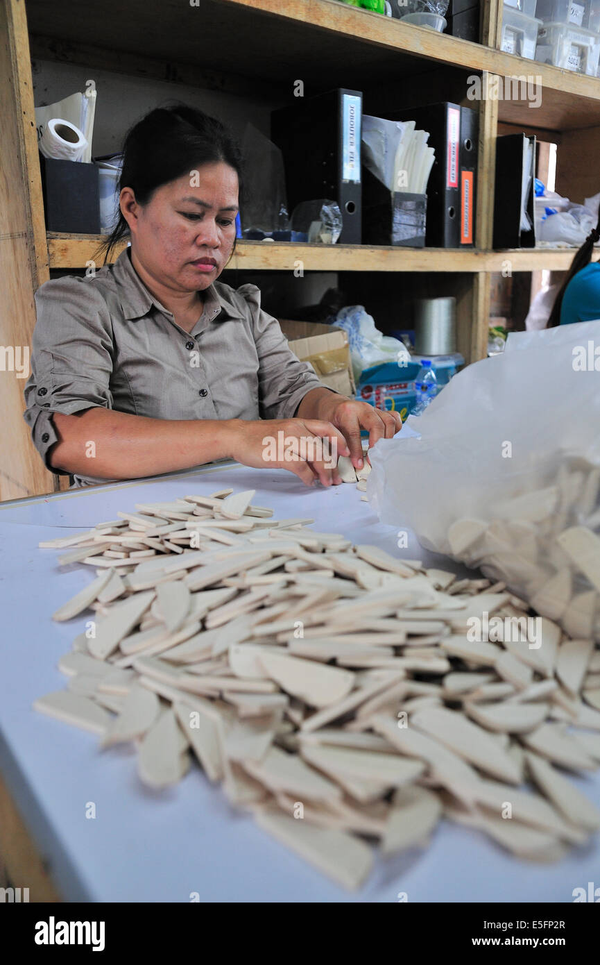 Filipino craft hi-res stock photography and images - Alamy