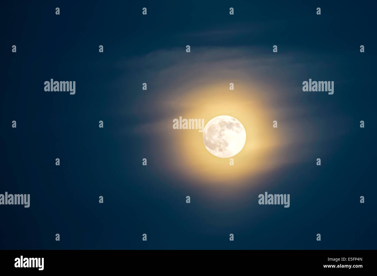Dark blue night sky background hi-res stock photography and images - Alamy