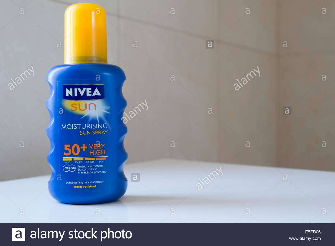 Nivea Creme Stock Photos & Nivea Creme Stock Images - Alamy