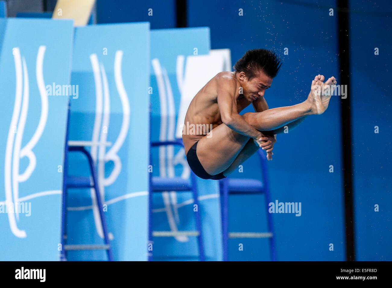 Mens 1m springboard preliminary hi-res stock photography and images - Alamy