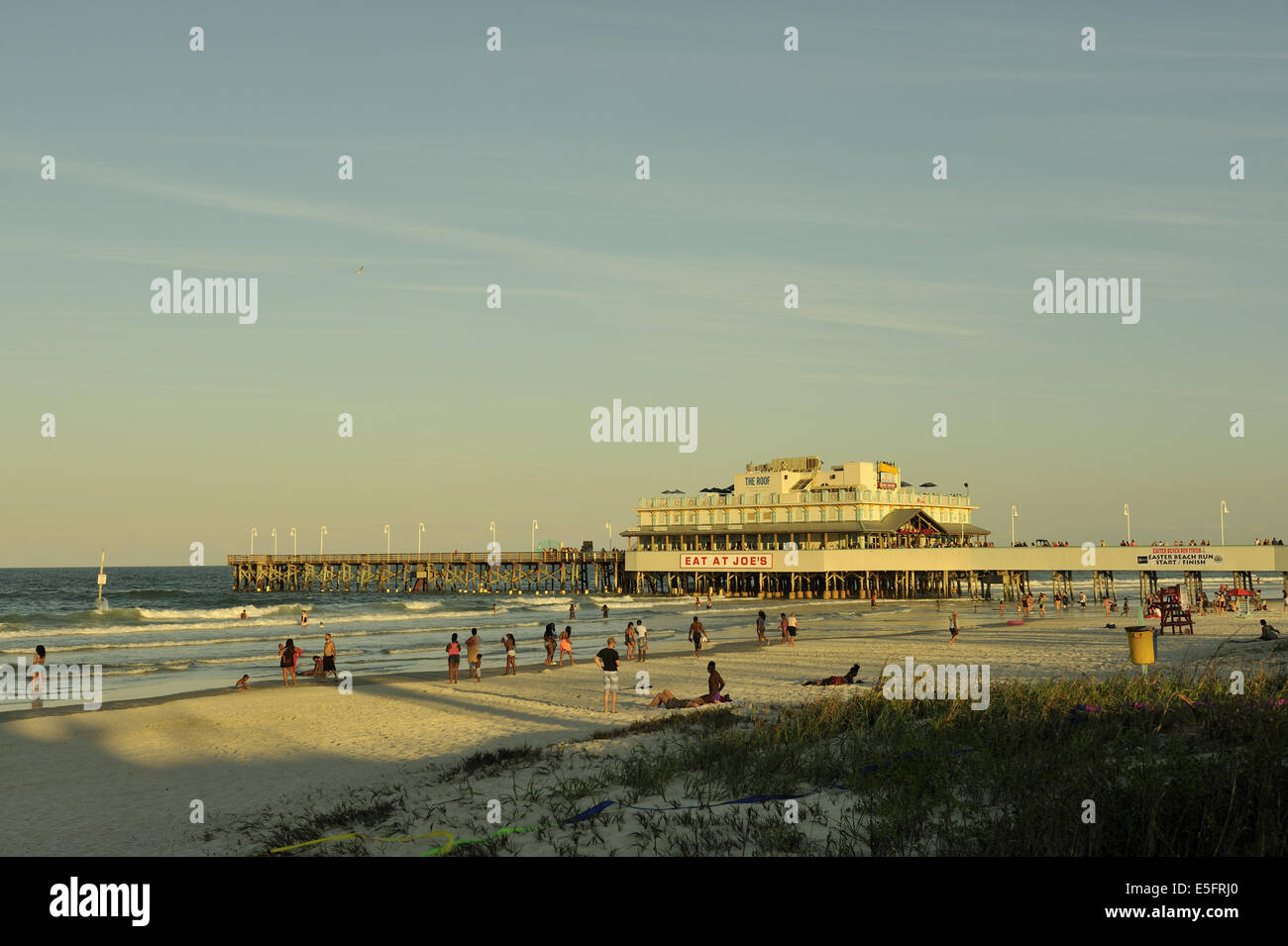 Daytona beach pier hi-res stock photography and images - Alamy