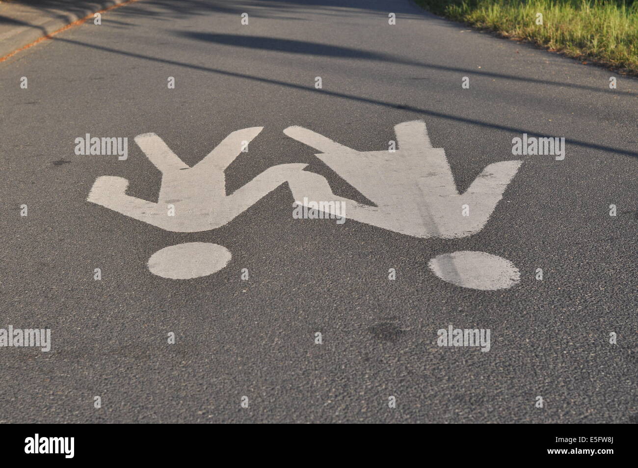 Walkway pedestrian path on tarmac road upside down icon Stock Photo - Alamy