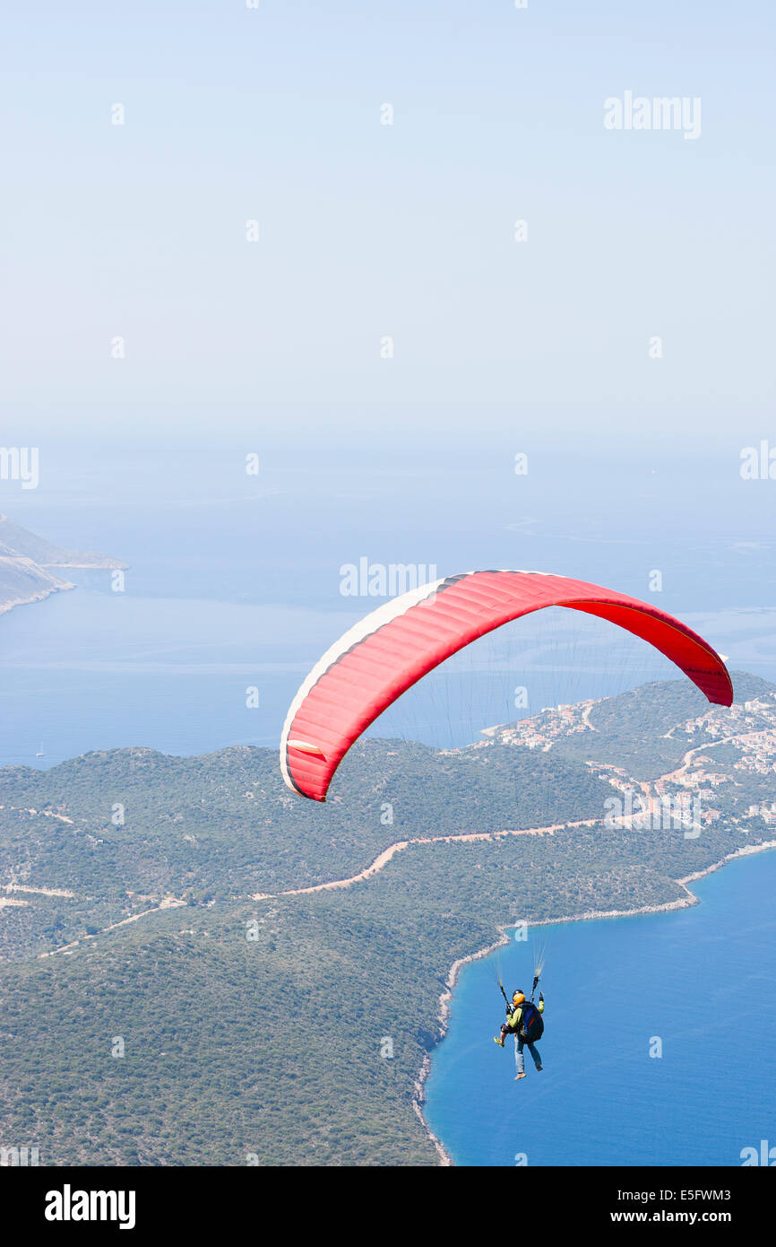 Paragliders in action hi-res stock photography and images - Alamy