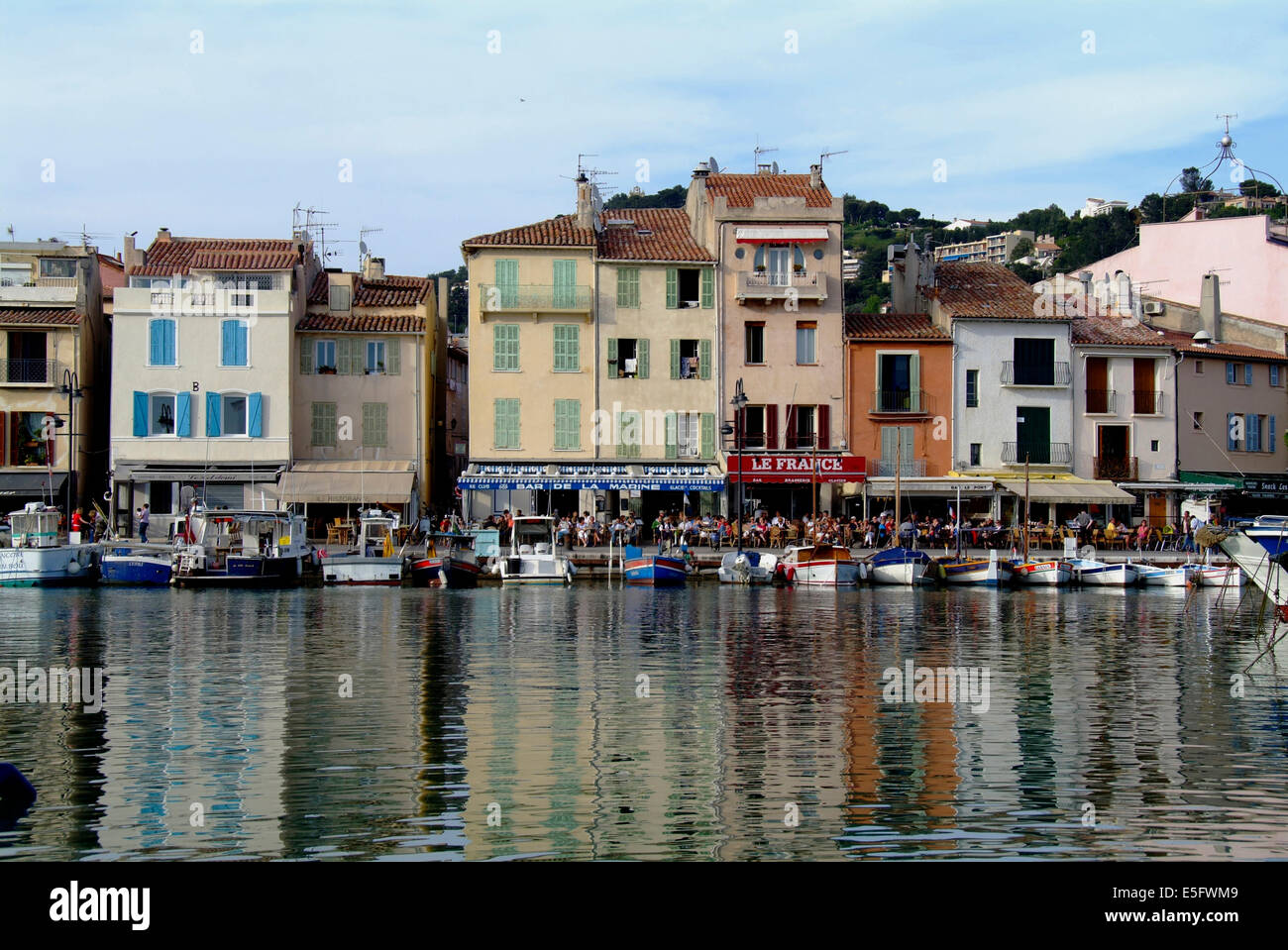 Cassis harbor front marina hi-res stock photography and images - Alamy