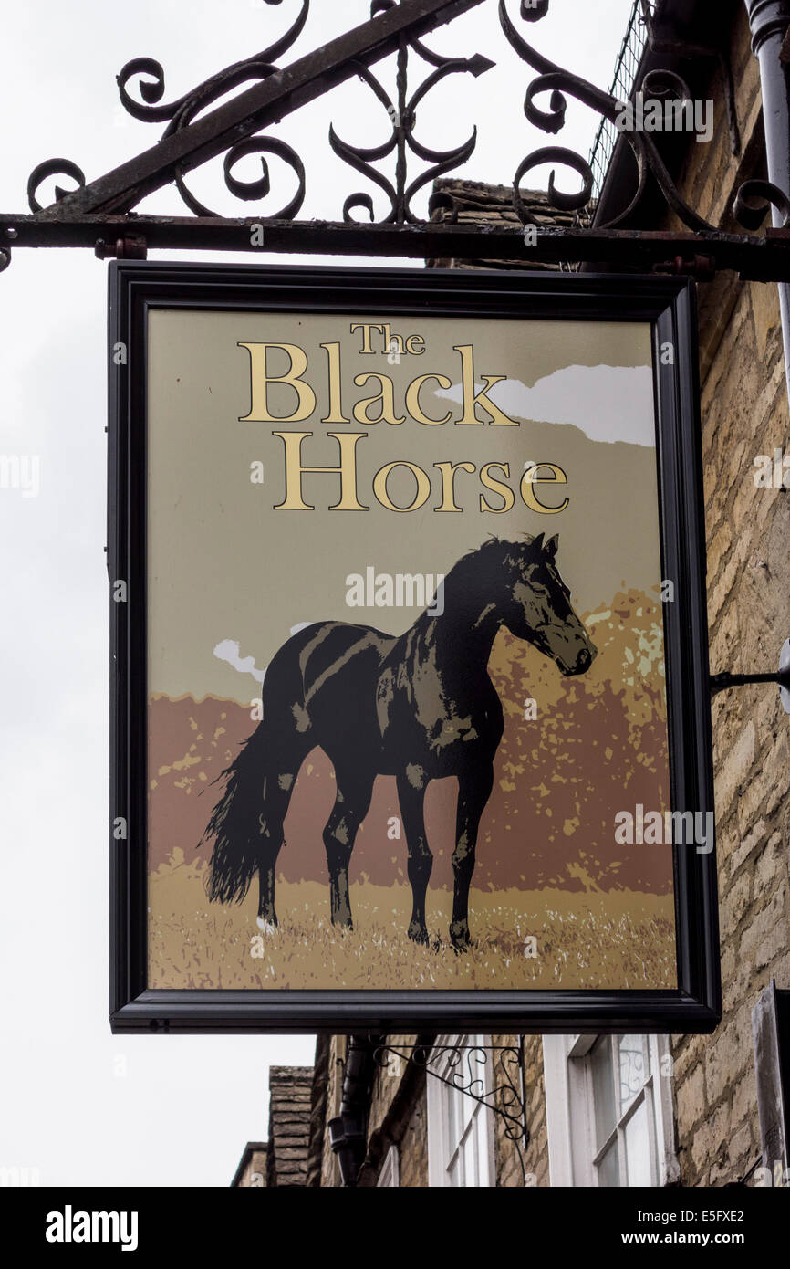 Pub sign black hi-res stock photography and images - Alamy