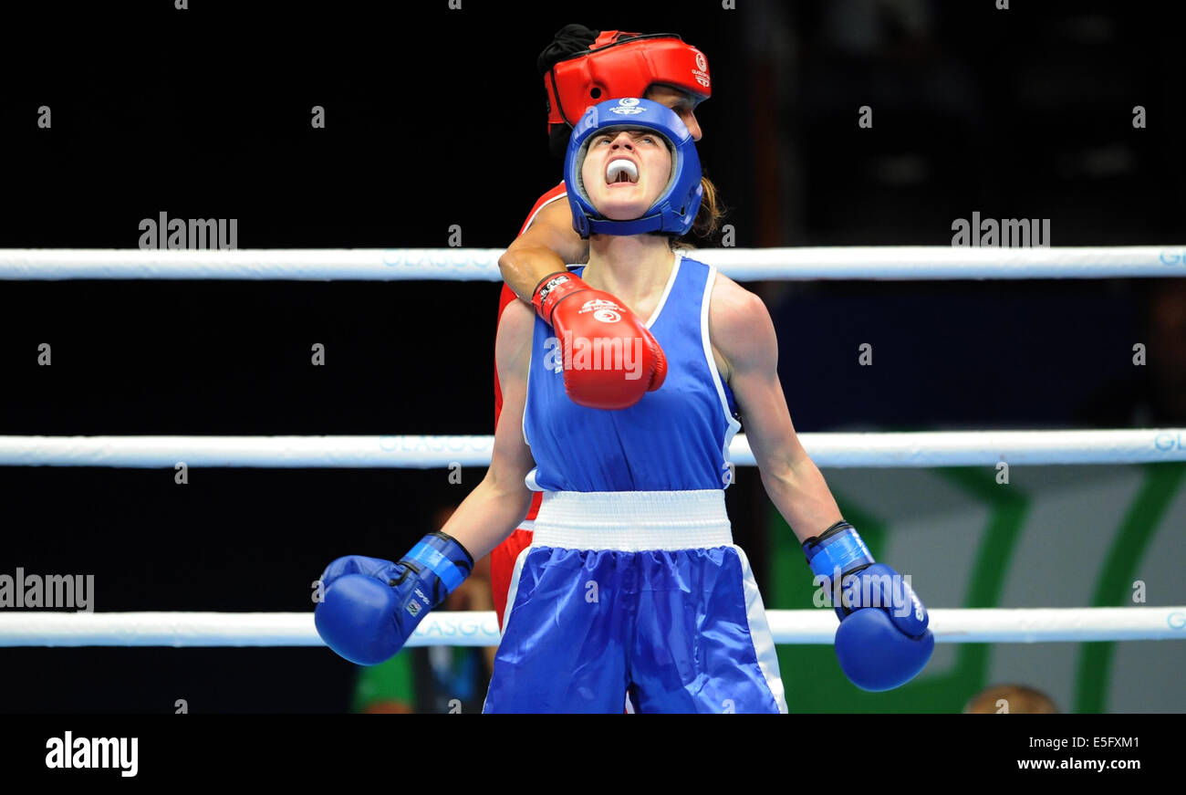 SARAH JOY RAE (RED) & MICHAELA BOXING SECC GLASGOW SCOTLAND 30 July ...