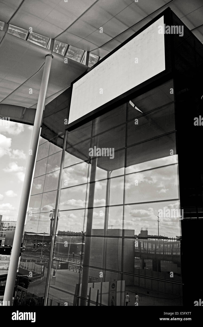 Heathrow Terminal 2 (The Queen's Terminal), London Borough of ...