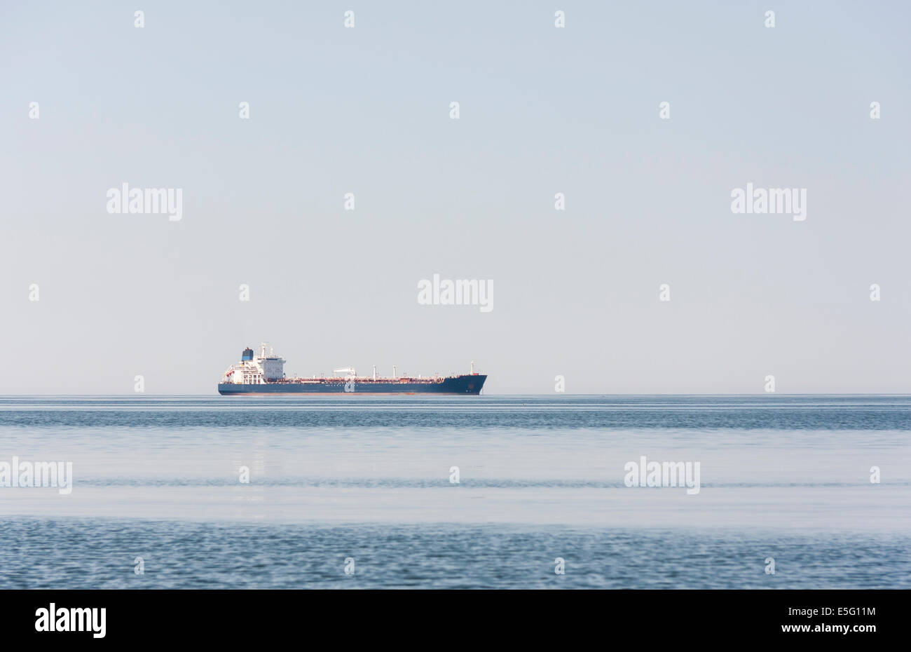 Freighter ship hi-res stock photography and images - Alamy