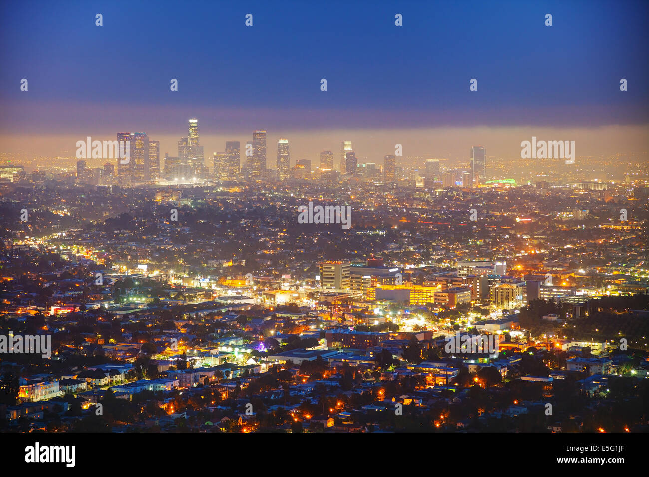Los angeles night view skyline hi-res stock photography and images - Alamy