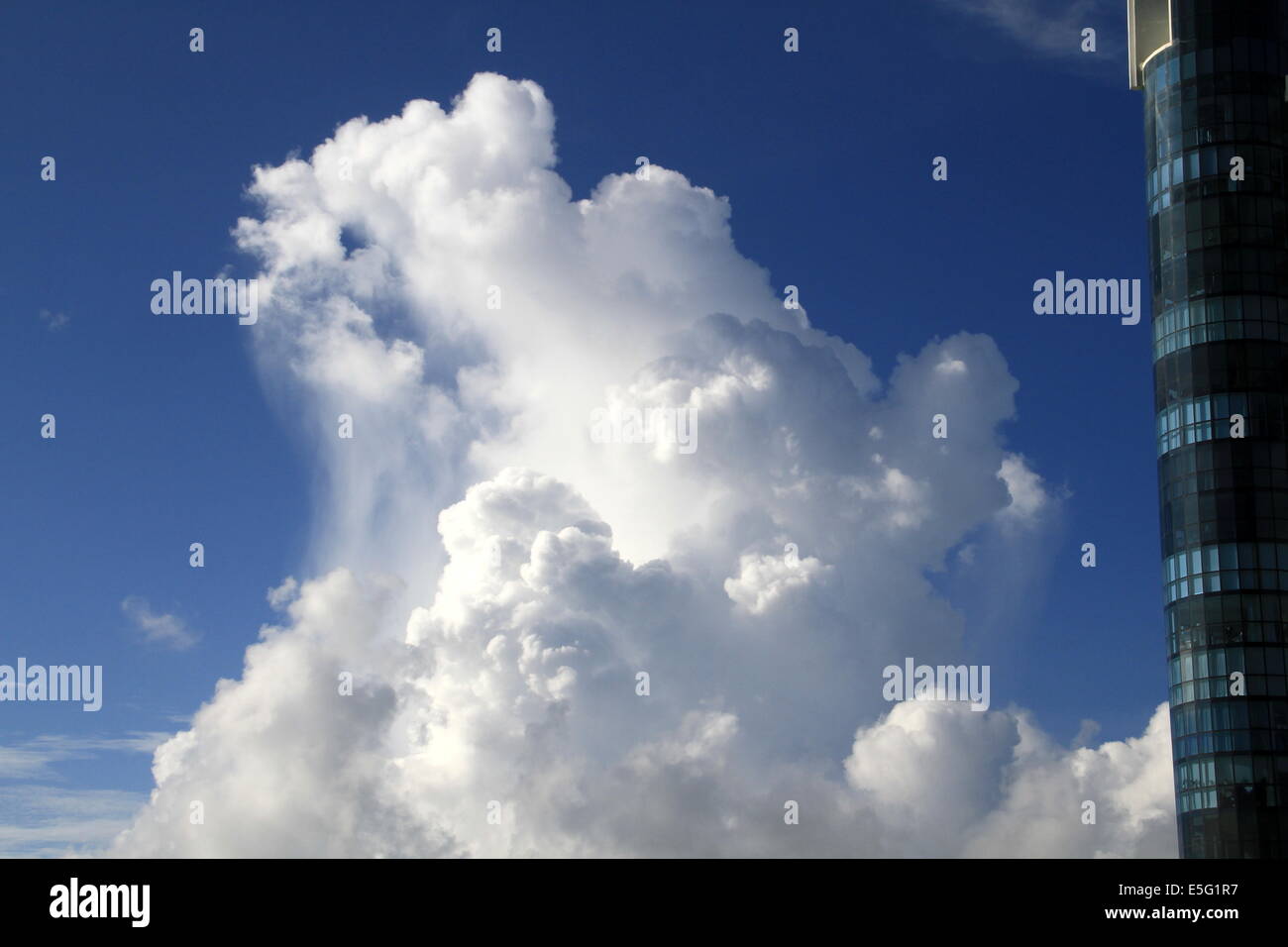 Cloud shower hi-res stock photography and images - Alamy