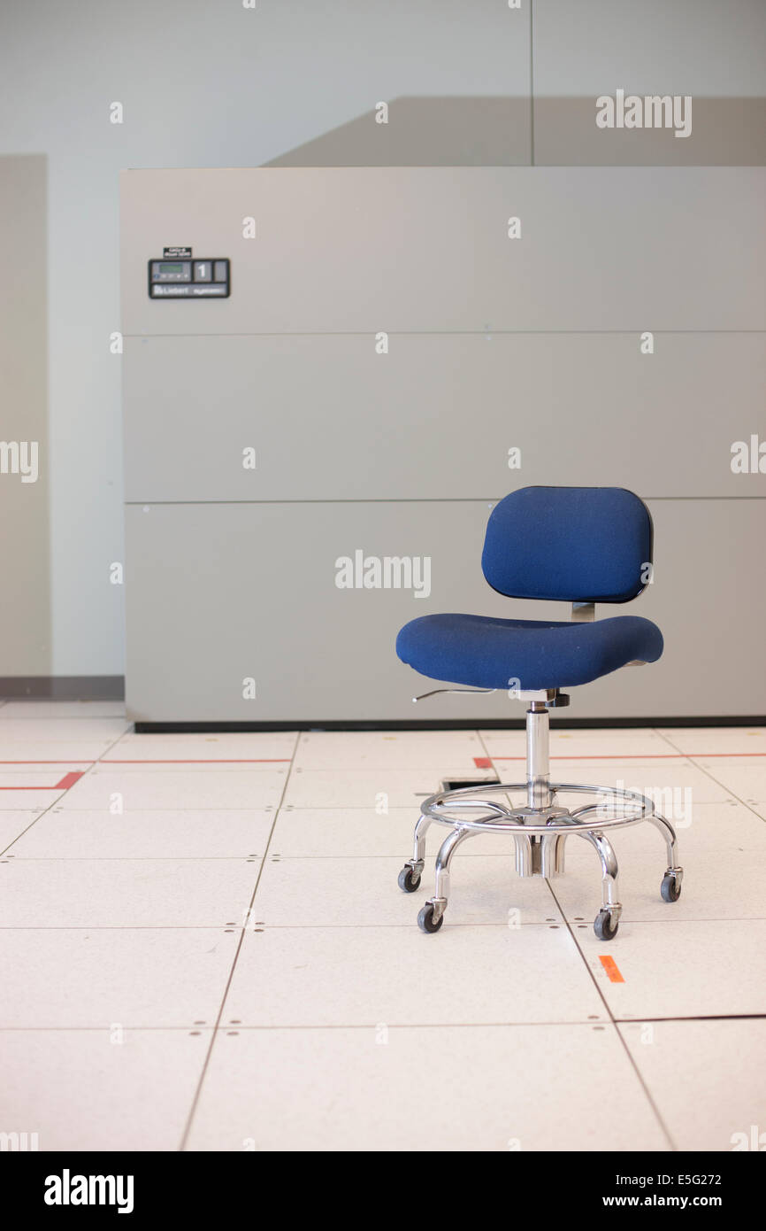 Empty office room Stock Photo - Alamy