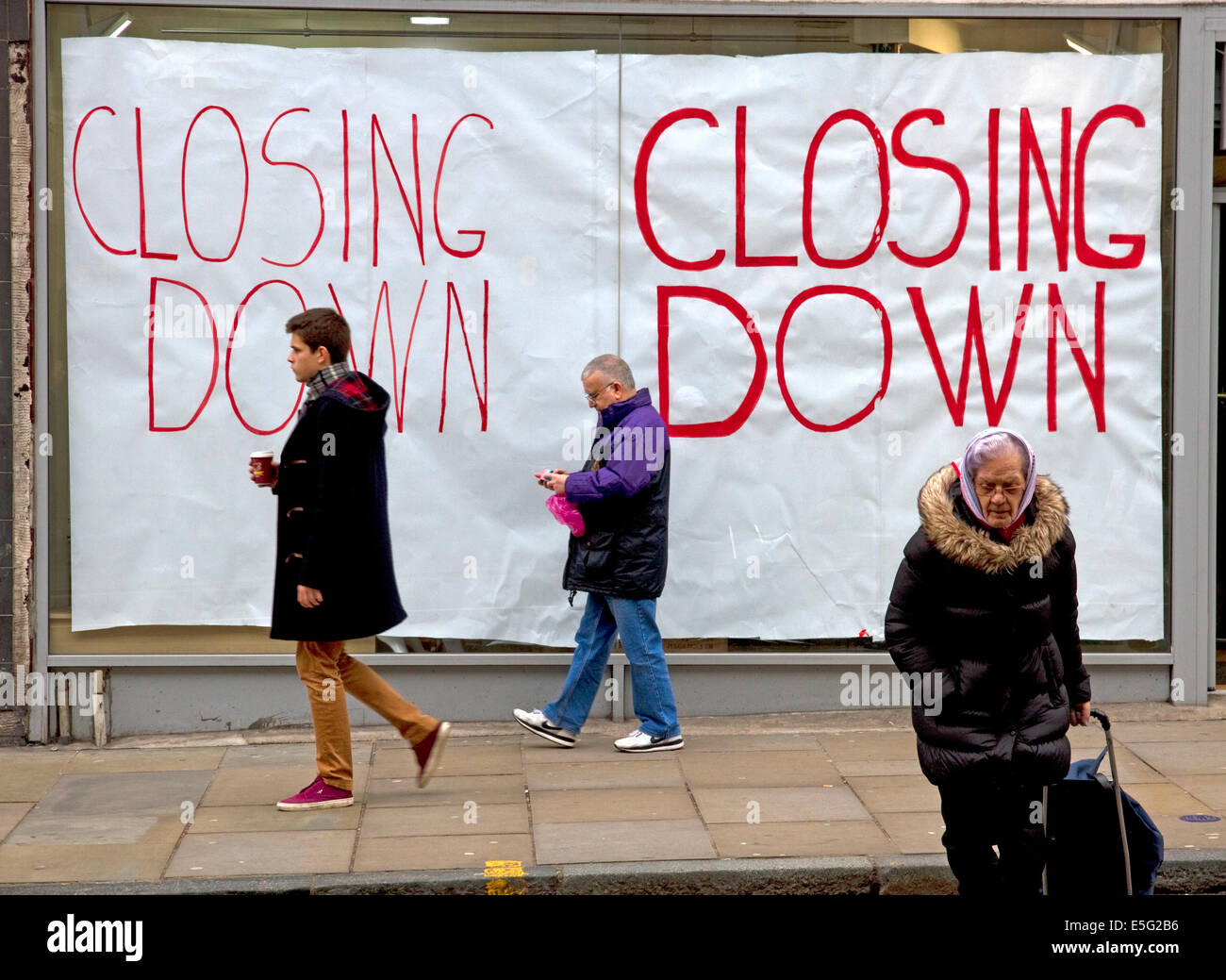 Signs in closed shop hi-res stock photography and images - Alamy