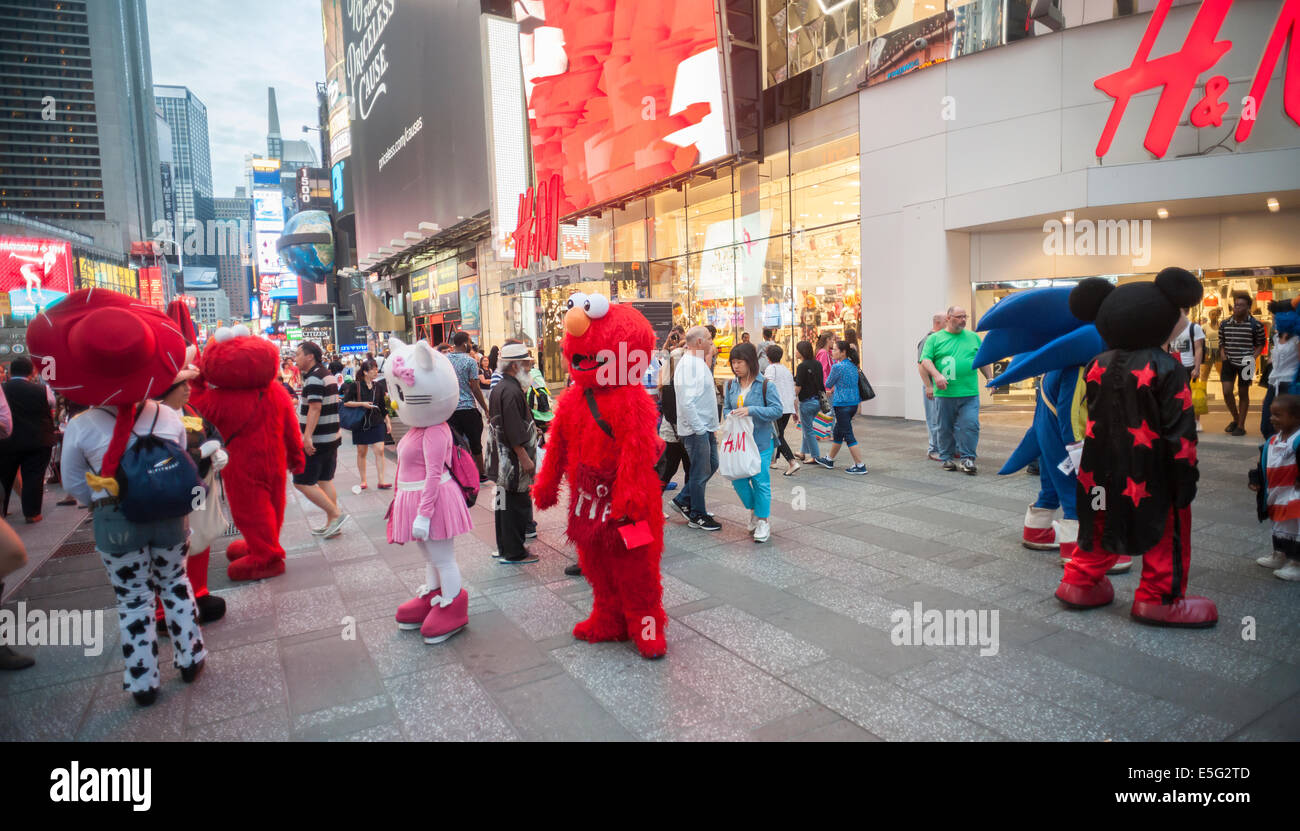 Cartoon Characters Times Square Manhattan High Resolution Stock Photography and Images - Alamy