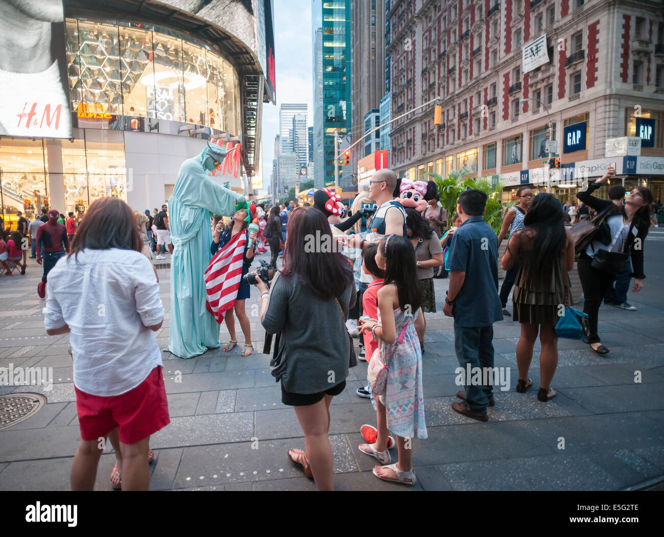 Costumed characters swarm Times Square in New York begging for tips ...