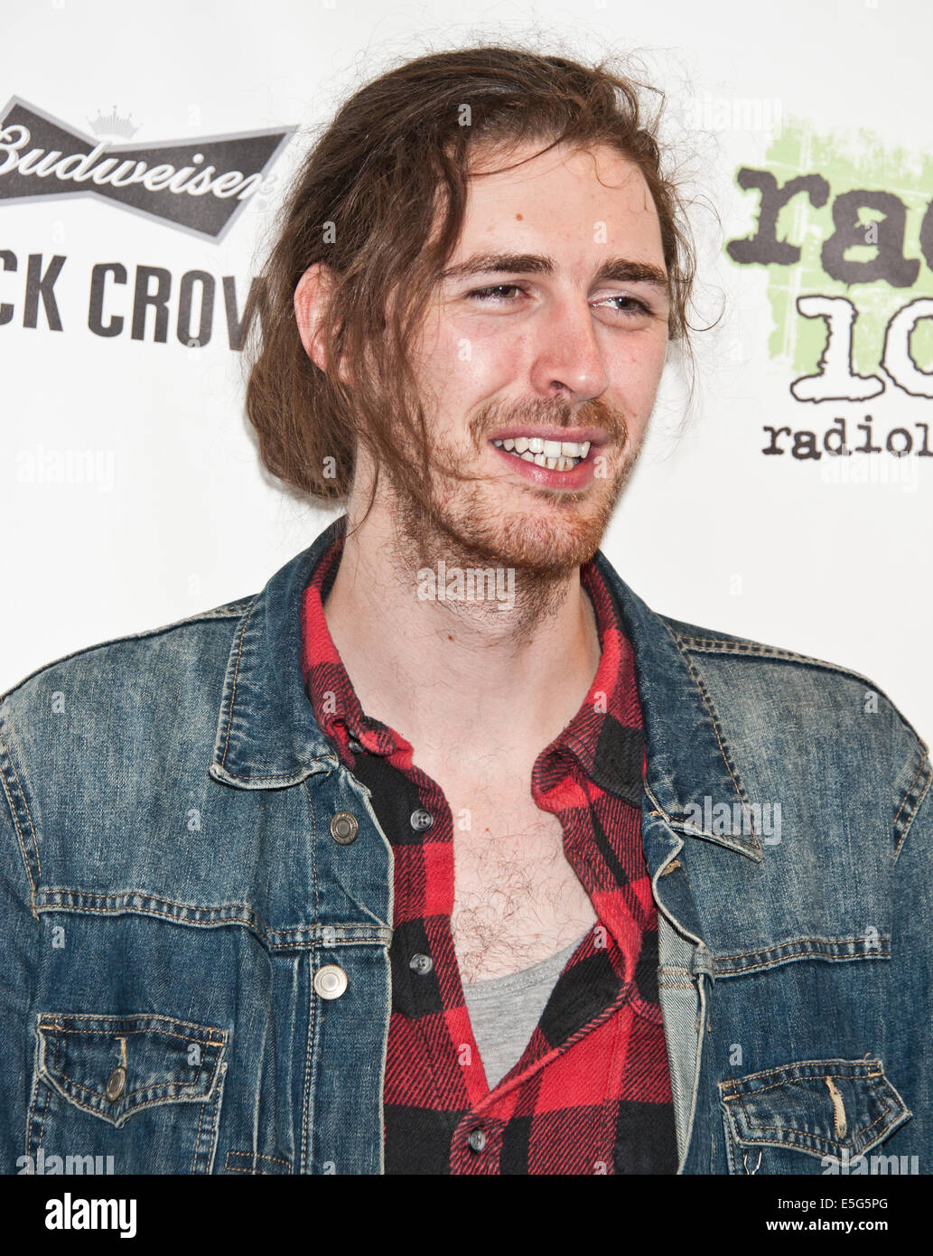 Irish singer songwriter hi-res stock photography and images - Alamy