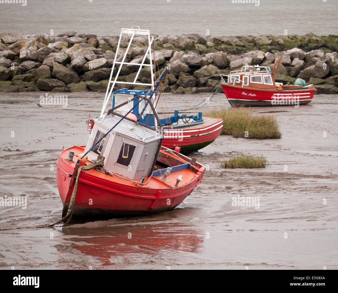 Beached boats hi-res stock photography and images - Alamy