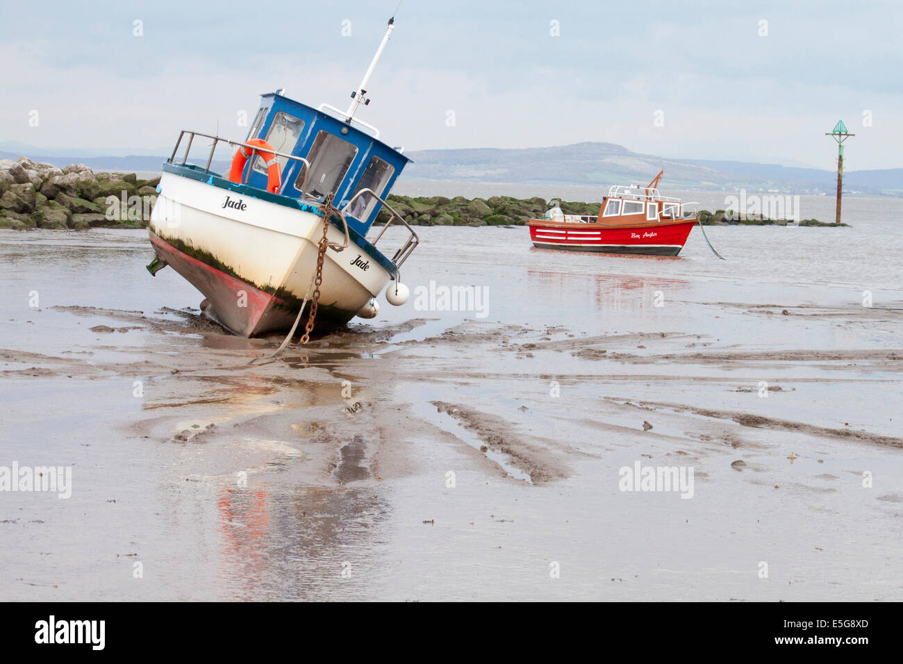 Beached boats hi-res stock photography and images - Alamy