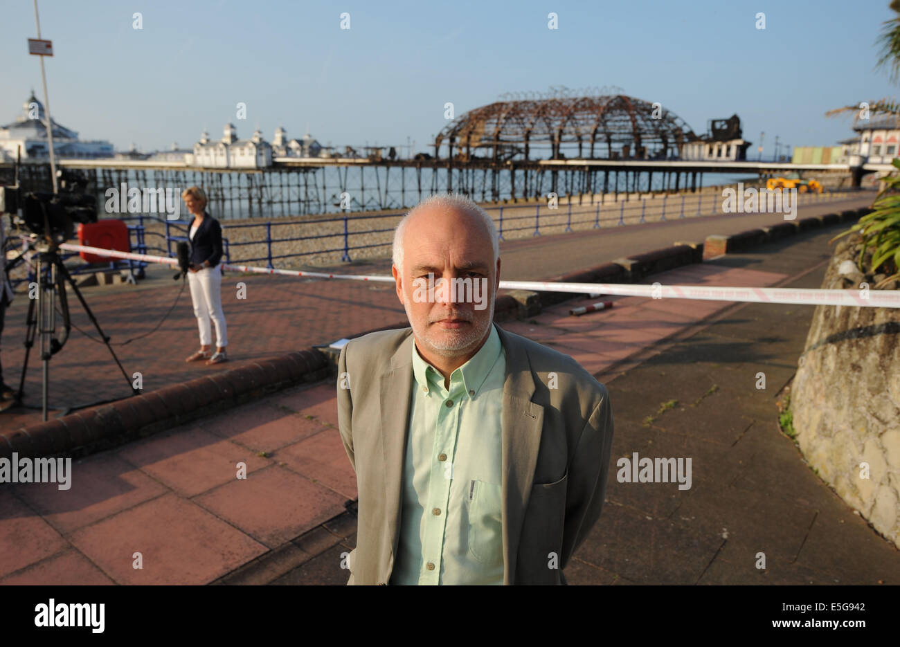 David tutt hi-res stock photography and images - Alamy