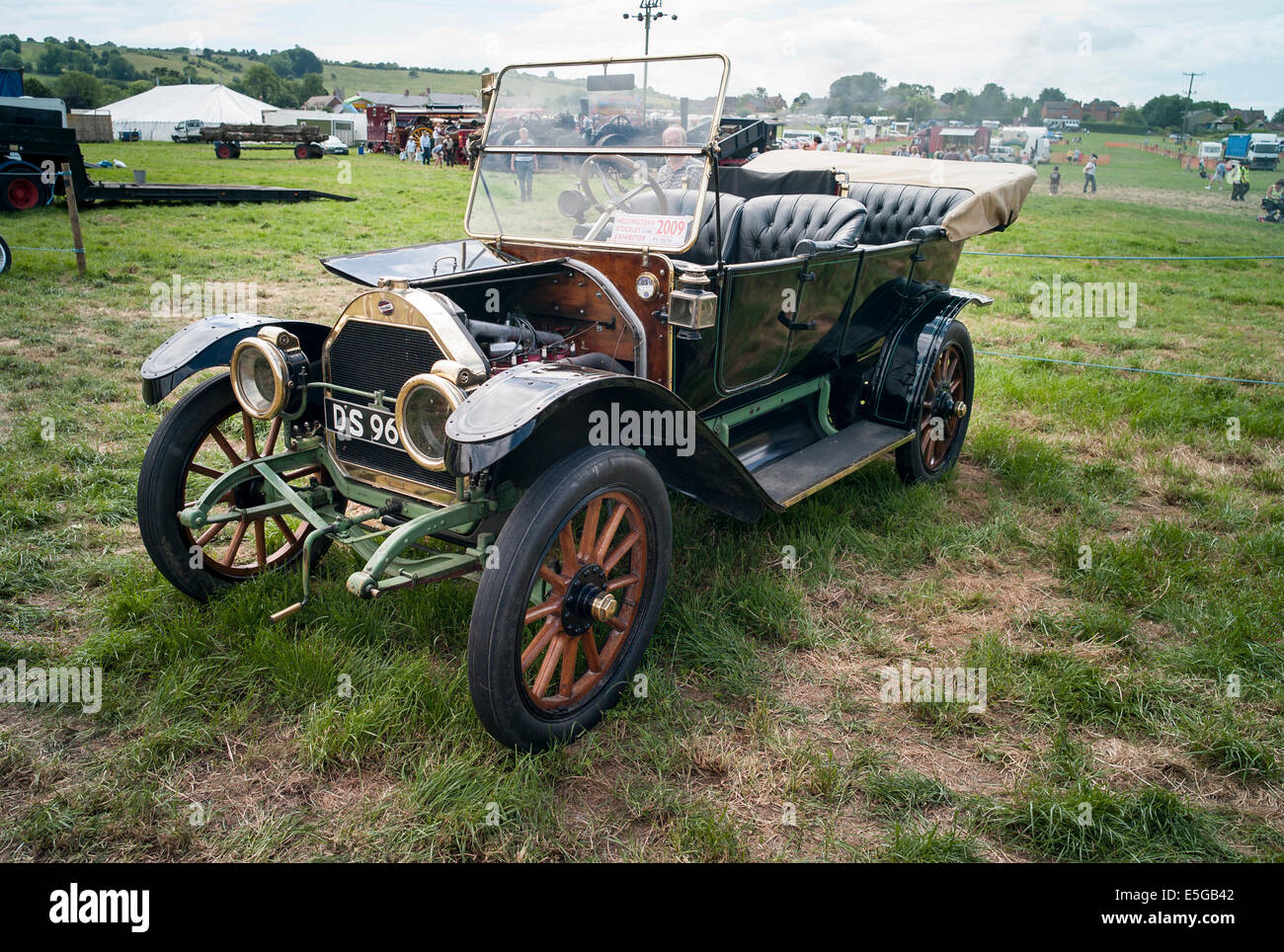 Vintage open top car hi-res stock photography and images - Alamy