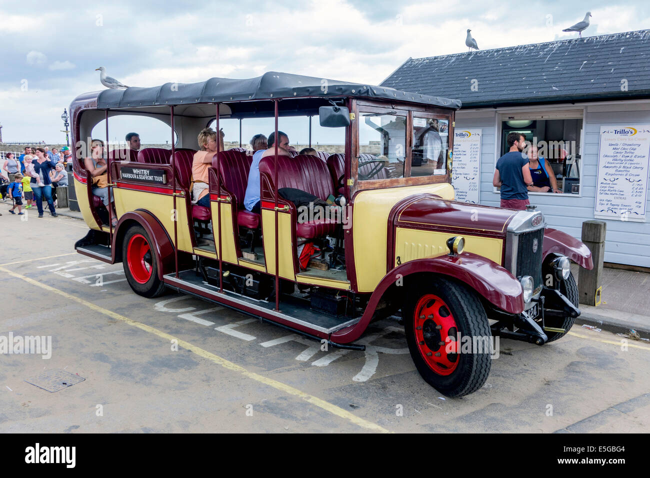 Charabanc hi-res stock photography and images - Alamy