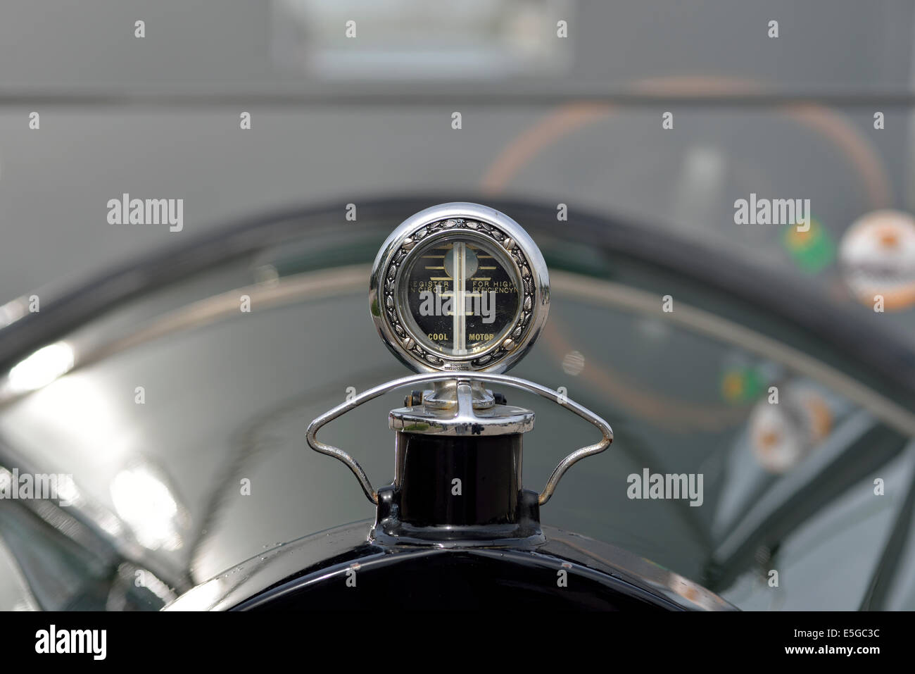 Packard car logo hi-res stock photography and images - Alamy