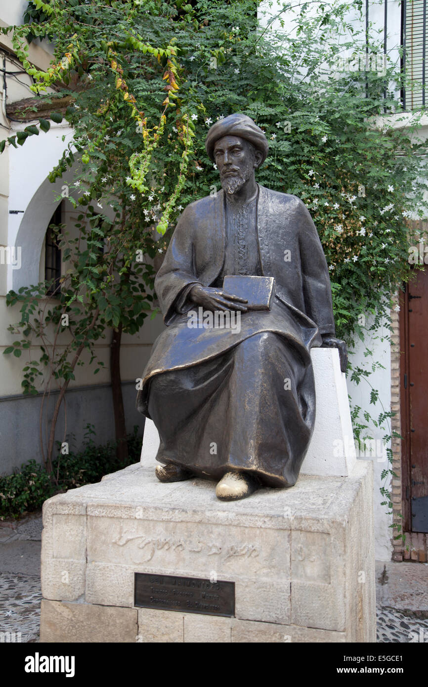 Bronze statue of Ben Maimónides at Córdoba Stock Photo - Alamy