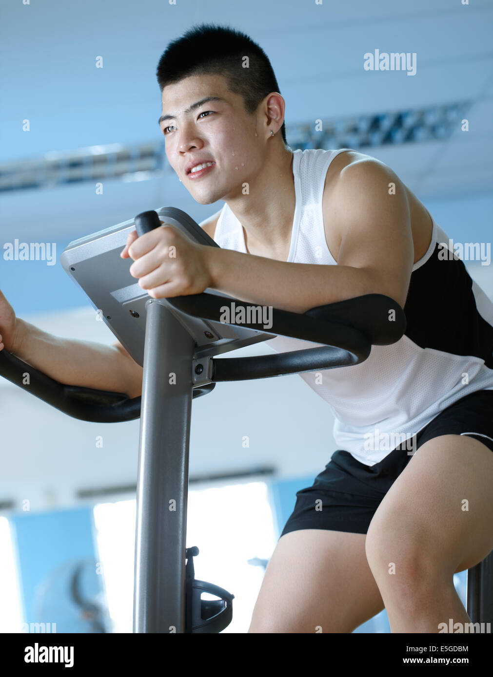 Asian cycling hi-res stock photography and images - Alamy