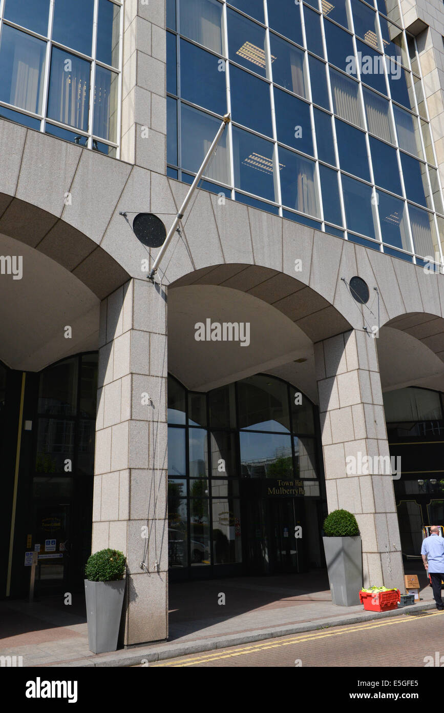 Tower hamlets town hall hi-res stock photography and images - Alamy