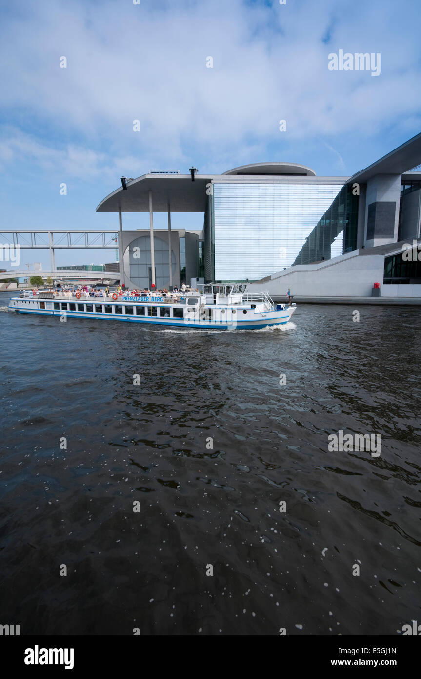 Germany, Berlin, Band des Bundes Government Ministries Complex ...