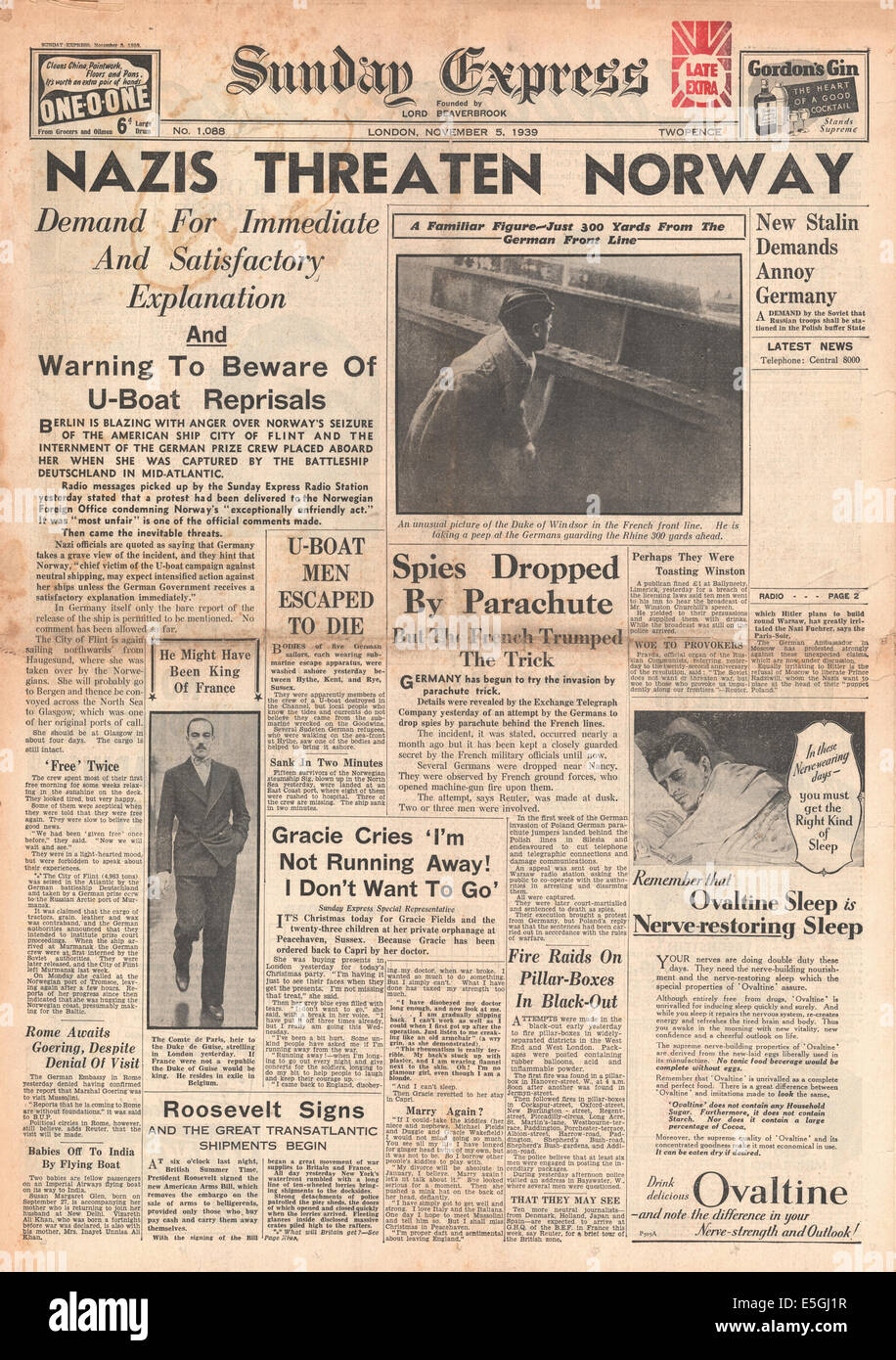 Churchill 1939 newspaper hi-res stock photography and images - Alamy