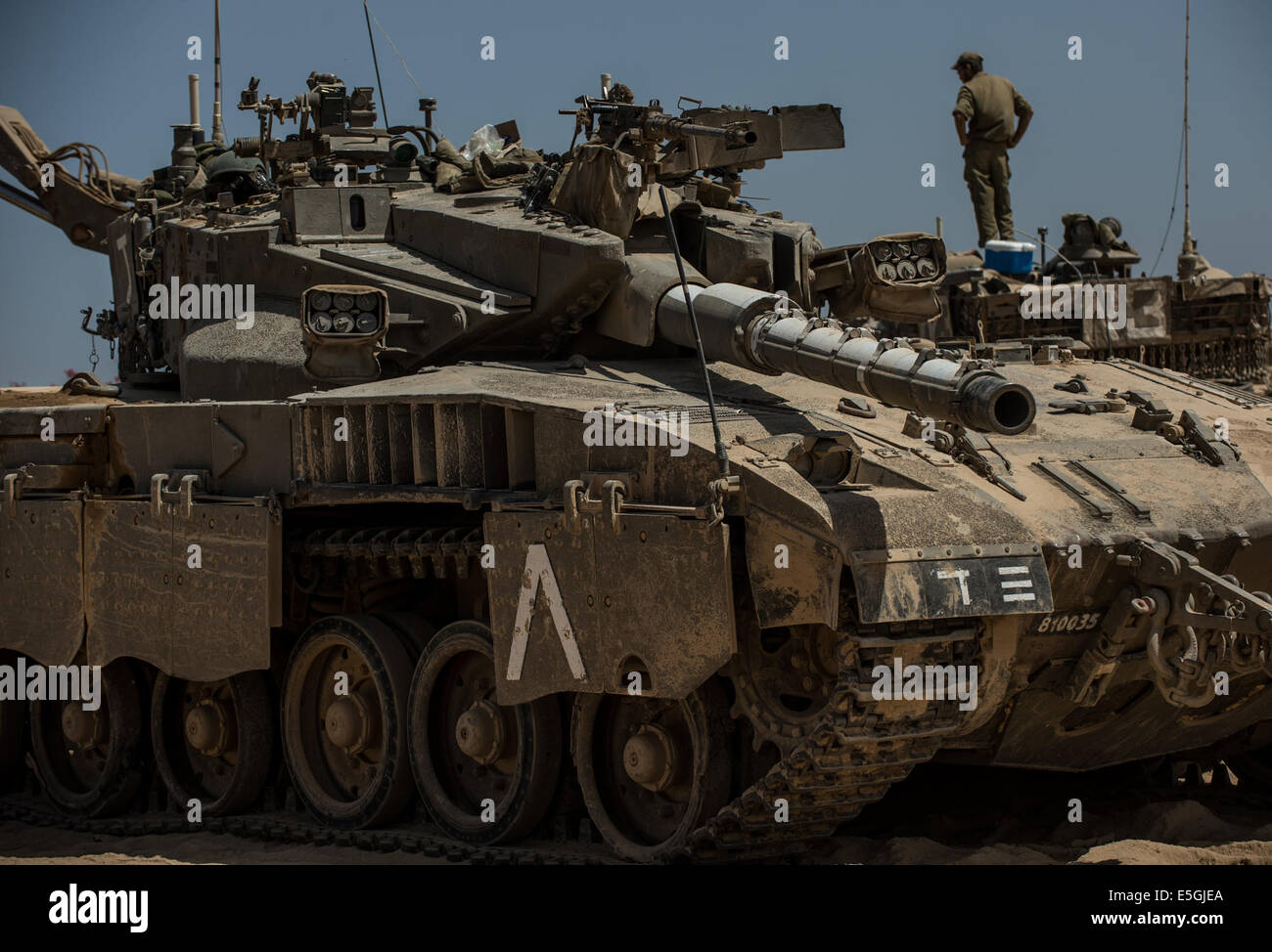Army reserve soldier stands hi-res stock photography and images - Alamy