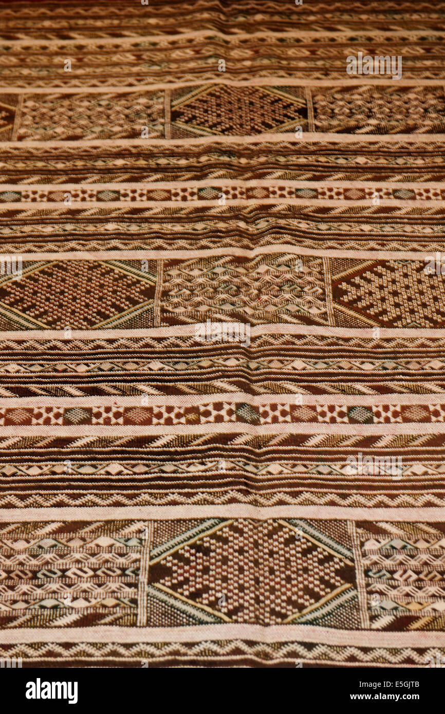 Tazenhakt Carpets Cooperative,Wild Colourful,Colored,designs,Women ...