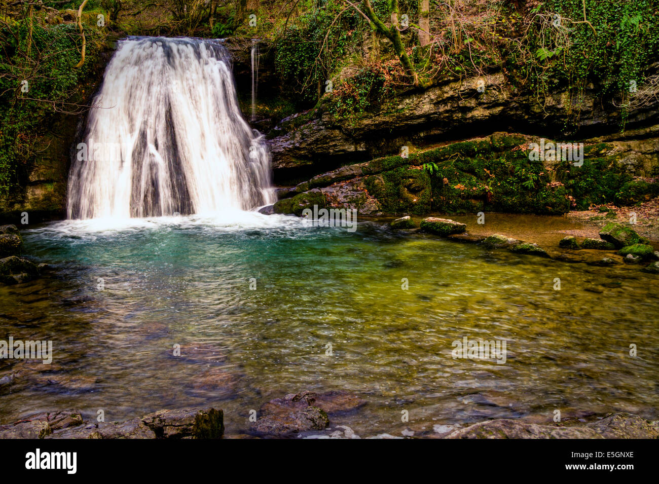 Malham cove waterfall hi-res stock photography and images - Alamy
