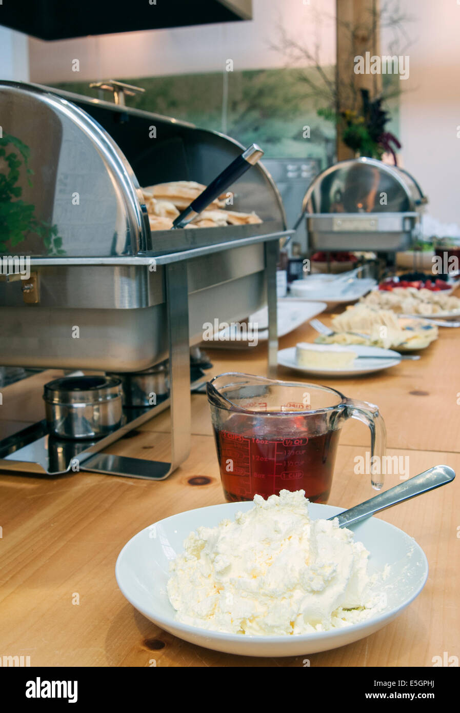 Buffet warmer hi-res stock photography and images - Alamy