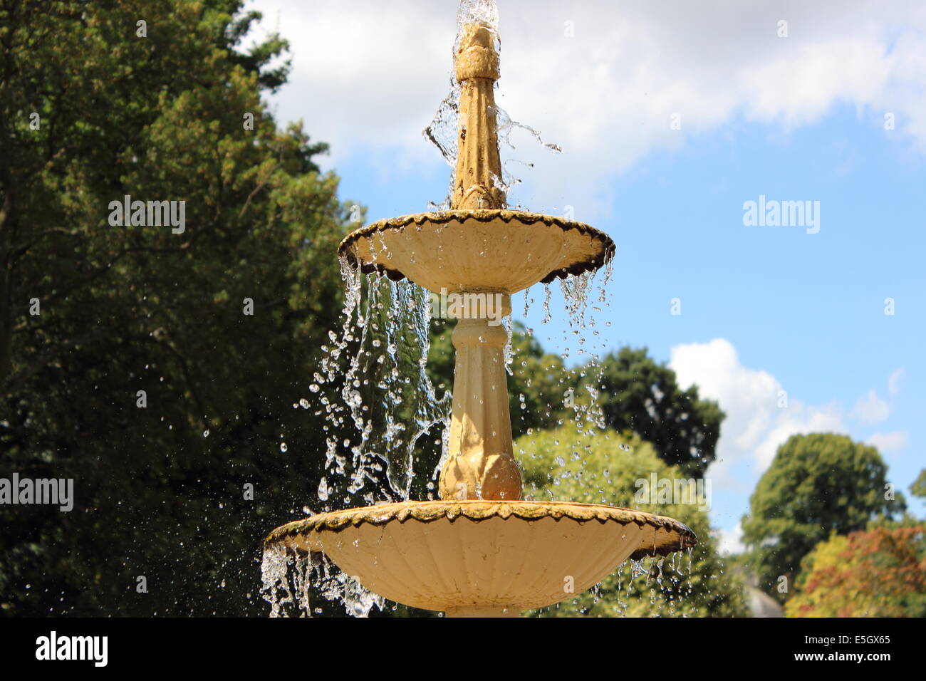 Water droplets frozen in hi-res stock photography and images - Alamy