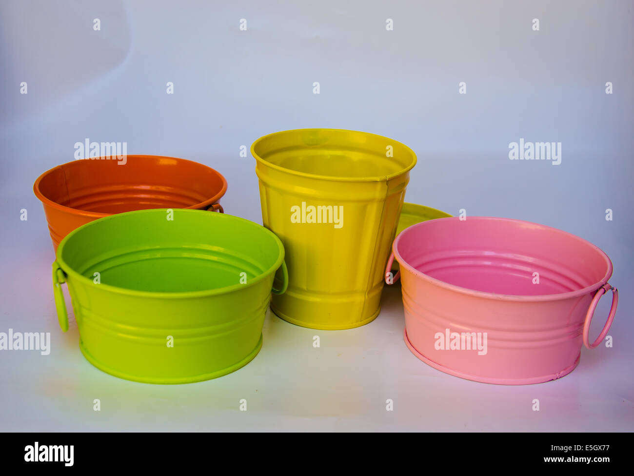 Metal recycle bin hi-res stock photography and images - Alamy